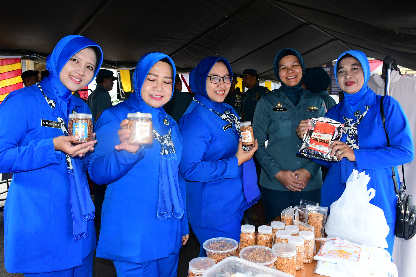 Jelang Hari Raya Idul Fitri 1446 H/2025 M, Lanal Bandung Gelar Bazar Murah TNI