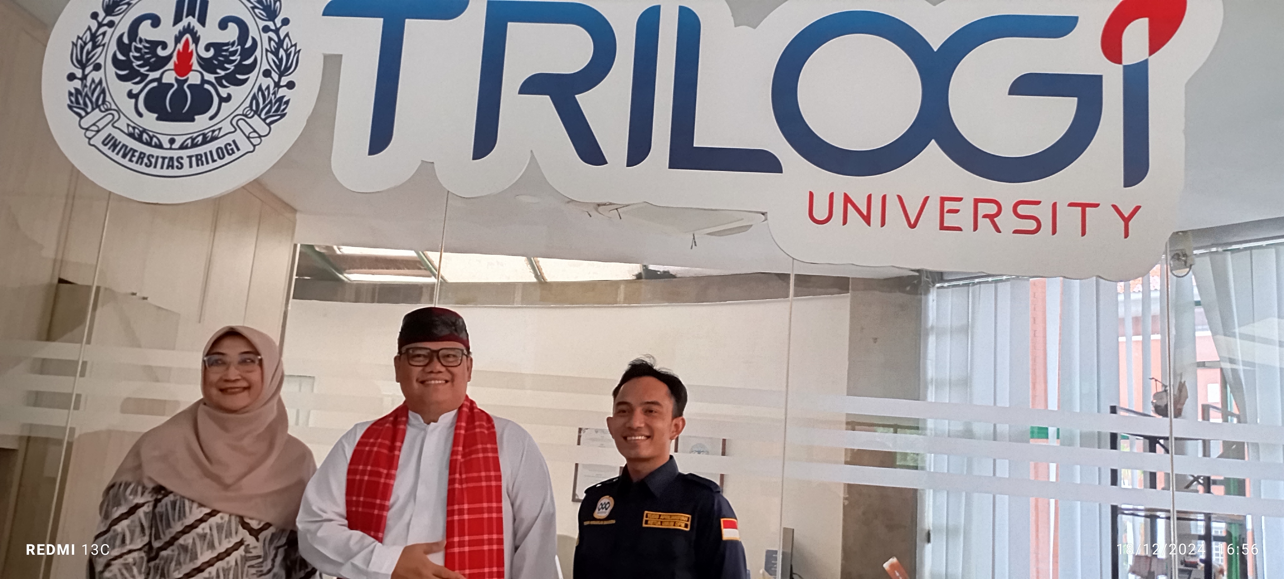 Universitas Trilogi Menggelar Seminar Nasional "Transformasi Sosial ...